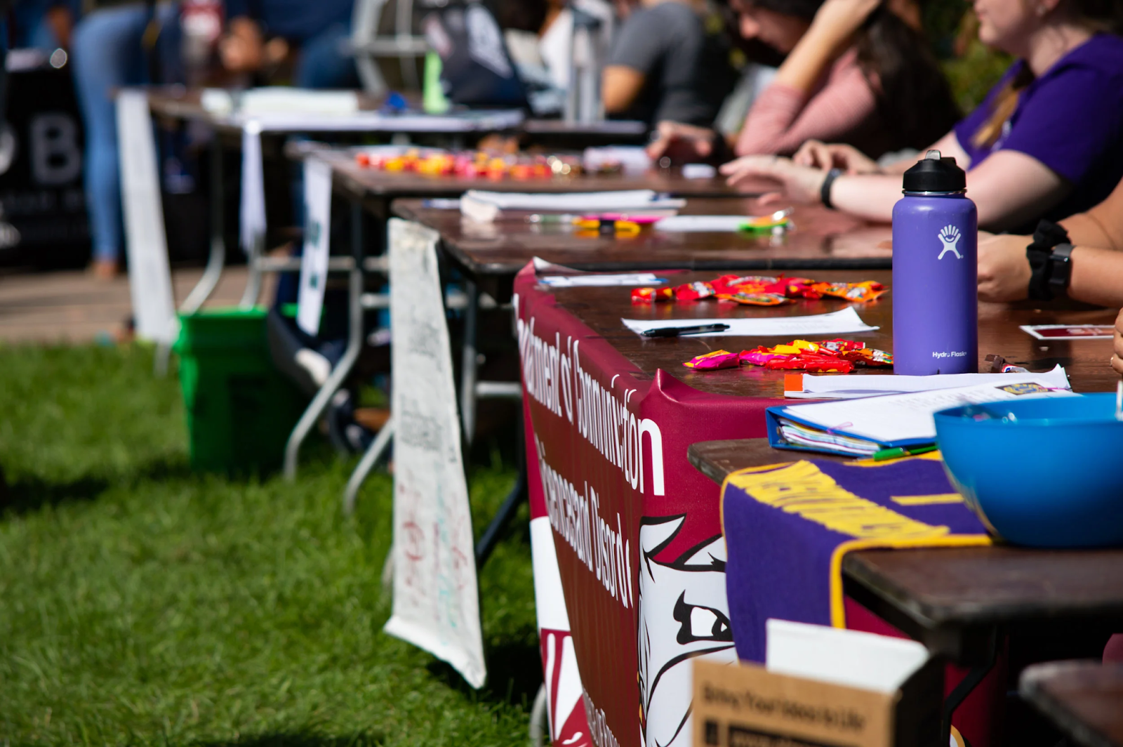 Club Fair 2025 – The Looking Glass